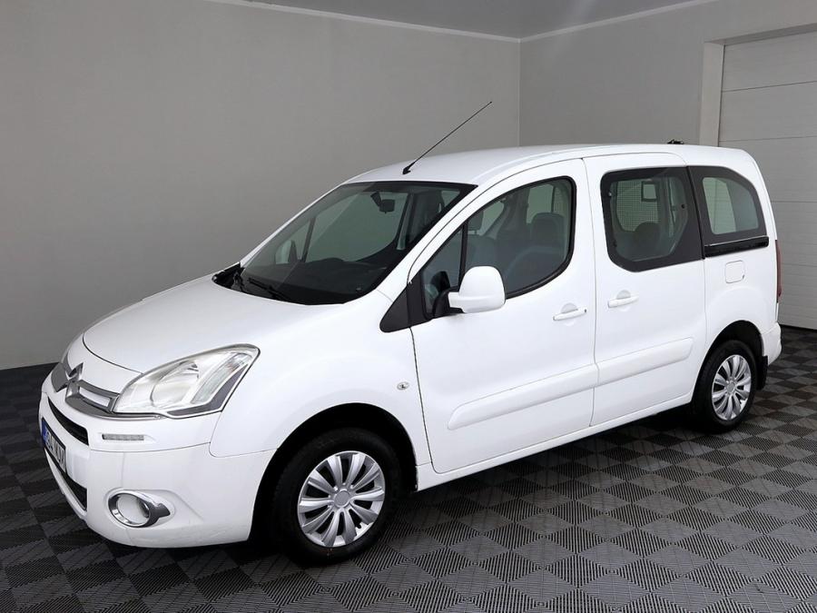 White Citroen Berlingo 2014 in Tallinn, with an engine capacity of 1.60 L and mileage of 163 thousand km for 2999 €, photo 11 on AUTOMOTO.COM.LV