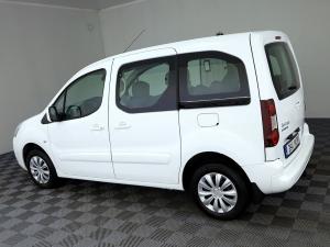 White Citroen Berlingo 2014 in Tallinn, with an engine capacity of 1.60 L and mileage of 163 thousand km for 2999 €, photo 13 on AUTOMOTO.COM.LV
