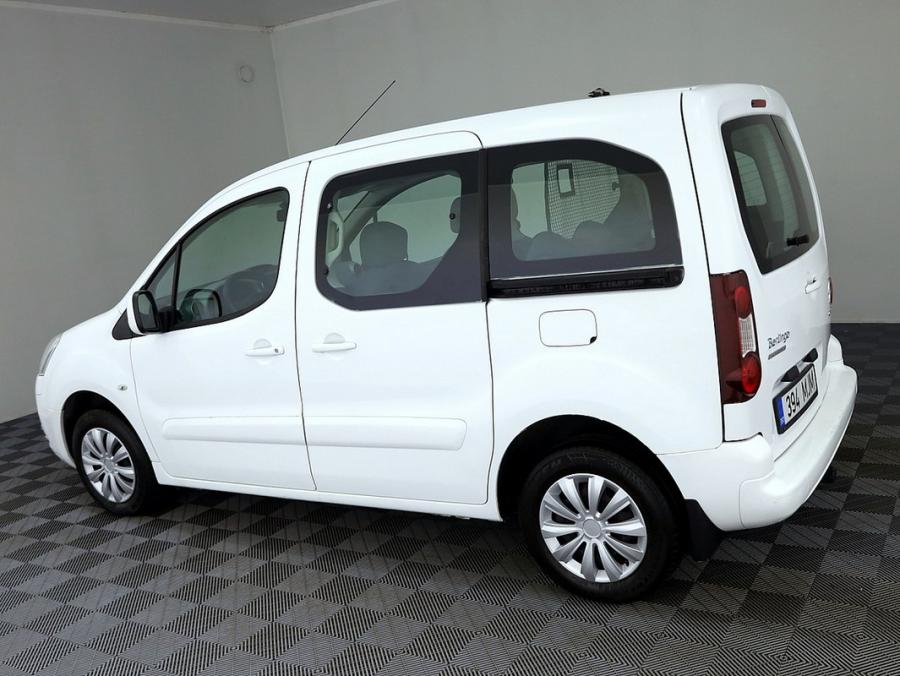 White Citroen Berlingo 2014 in Tallinn, with an engine capacity of 1.60 L and mileage of 163 thousand km for 2999 €, photo 13 on AUTOMOTO.COM.LV