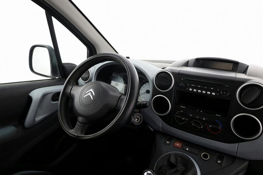 White Citroen Berlingo 2014 in Tallinn, with an engine capacity of 1.60 L and mileage of 163 thousand km for 2999 €, photo 14 on AUTOMOTO.COM.LV