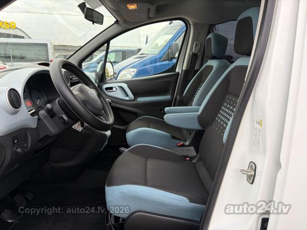 White Citroen Berlingo 2014 in Tallinn, with an engine capacity of 1.60 L and mileage of 138 thousand km for 4700 €, photo 7 on AUTOMOTO.COM.LV