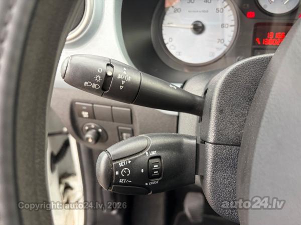 White Citroen Berlingo 2014 in Tallinn, with an engine capacity of 1.60 L and mileage of 138 thousand km for 4700 €, photo 10 on AUTOMOTO.COM.LV