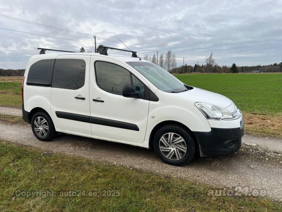 Balts Citroen Berlingo 2015 Tallina, ar dzinēja tilpumu 1.60 L un nobraukumu 289 tūkst. km par 4200 €, foto 2 vietnē AUTOMOTO.COM.LV