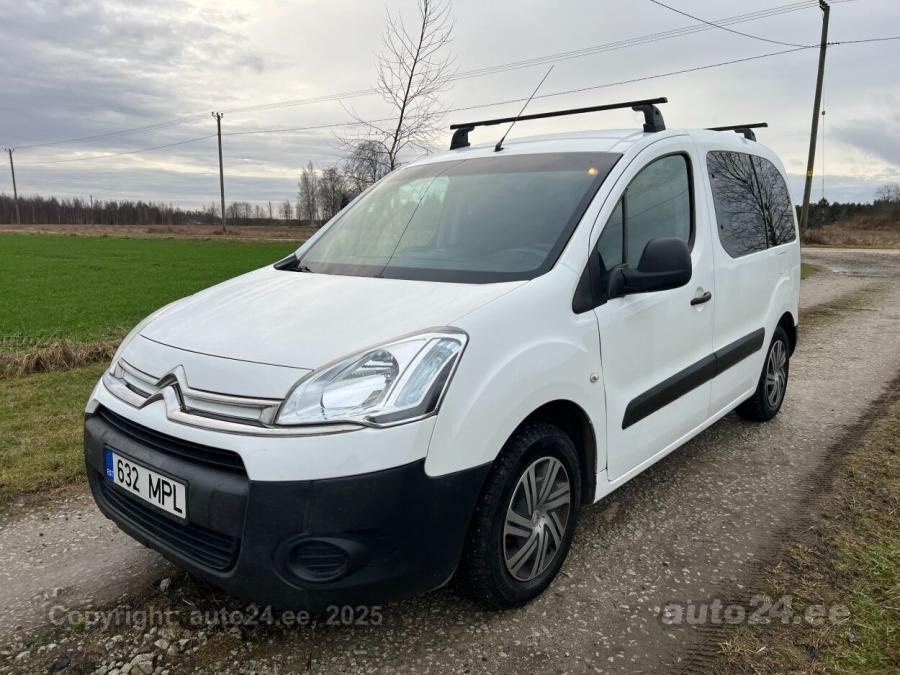 Balts Citroen Berlingo 2015 Tallina, ar dzinēja tilpumu 1.60 L un nobraukumu 289 tūkst. km par 4200 €, foto 7 vietnē AUTOMOTO.COM.LV