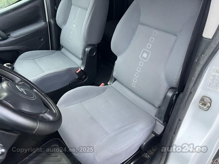 Balts Citroen Berlingo 2015 Tallina, ar dzinēja tilpumu 1.60 L un nobraukumu 289 tūkst. km par 4200 €, foto 10 vietnē AUTOMOTO.COM.LV