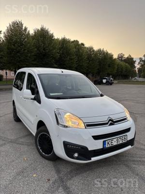 White Citroen Berlingo 2015 in Riga, with an engine capacity of 1.60 L and mileage of 183 thousand km for 4200 €, photo  on AUTOMOTO.COM.LV