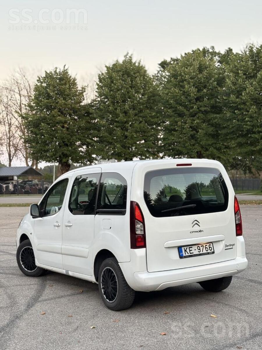 White Citroen Berlingo 2015 in Riga, with an engine capacity of 1.60 L and mileage of 183 thousand km for 4200 €, photo 5 on AUTOMOTO.COM.LV