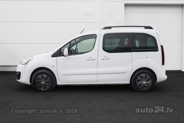White Citroen Berlingo 2015 in Tallinn, with an engine capacity of 1.60 L and mileage of 199 thousand km for 7999 €, photo 5 on AUTOMOTO.COM.LV