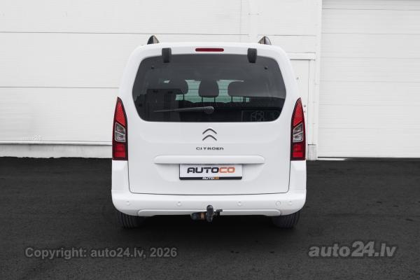 White Citroen Berlingo 2015 in Tallinn, with an engine capacity of 1.60 L and mileage of 199 thousand km for 7999 €, photo 7 on AUTOMOTO.COM.LV