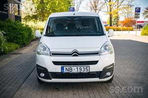 Balts Citroen Berlingo 2016 Rīga, ar dzinēja tilpumu 1.60 L un nobraukumu 117 tūkst. km par 7700 €, foto 2 vietnē AUTOMOTO.COM.LV
