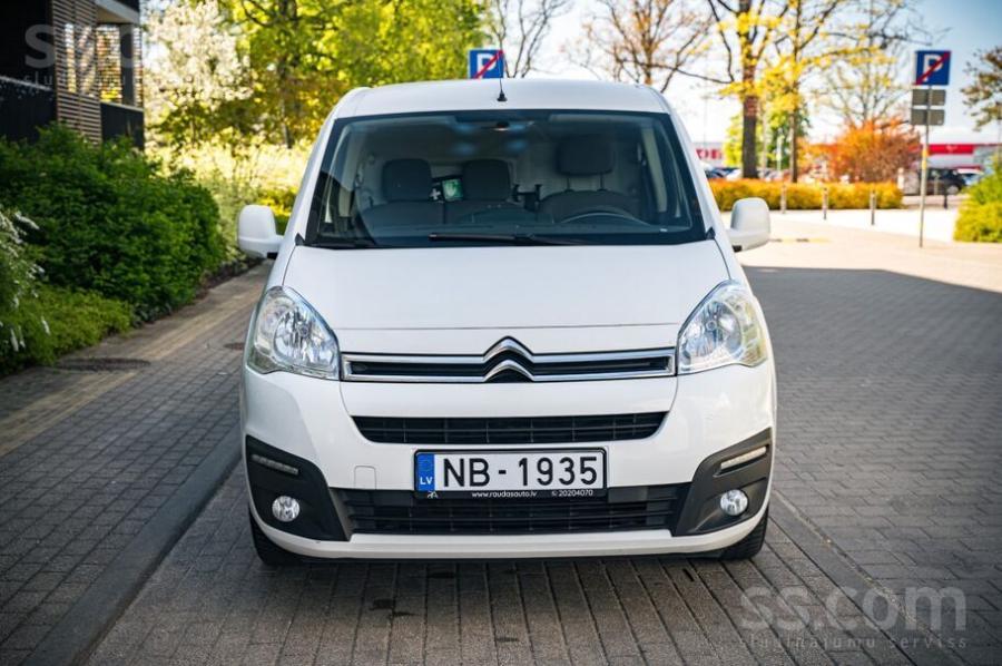Balts Citroen Berlingo 2016 Rīga, ar dzinēja tilpumu 1.60 L un nobraukumu 117 tūkst. km par 7700 €, foto 2 vietnē AUTOMOTO.COM.LV