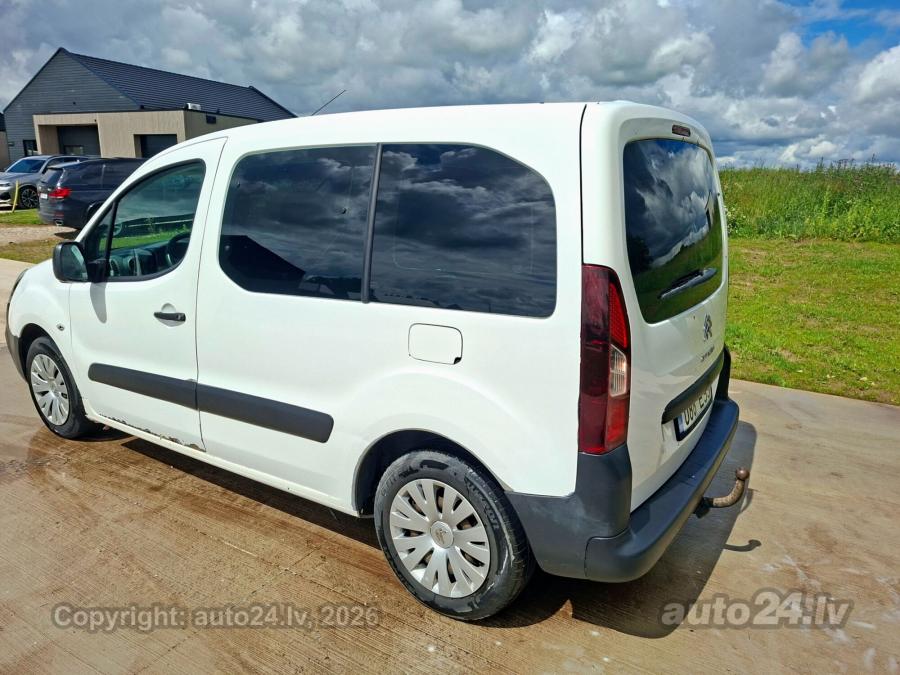 Balts Citroen Berlingo 2016 Tallina, ar dzinēja tilpumu 1.60 L un nobraukumu 330 tūkst. km par 3250 €, foto 7 vietnē AUTOMOTO.COM.LV
