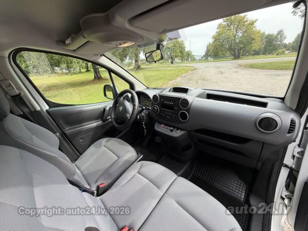 White Citroen Berlingo 2016 in Tallinn, with an engine capacity of 1.60 L and mileage of 182 thousand km for 6000 €, photo 8 on AUTOMOTO.COM.LV