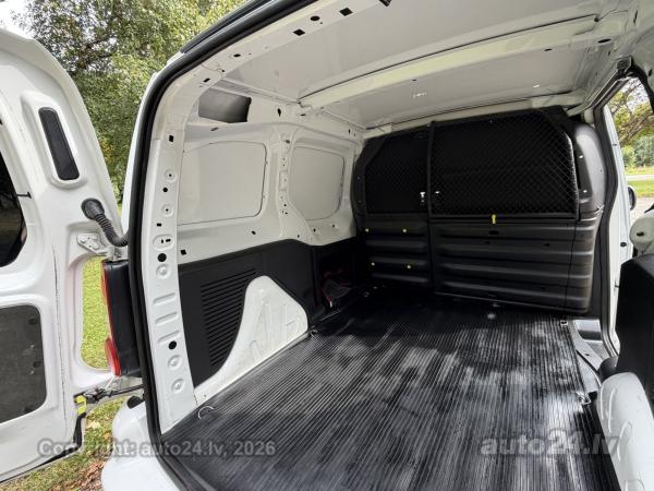 White Citroen Berlingo 2016 in Tallinn, with an engine capacity of 1.60 L and mileage of 182 thousand km for 6000 €, photo 11 on AUTOMOTO.COM.LV