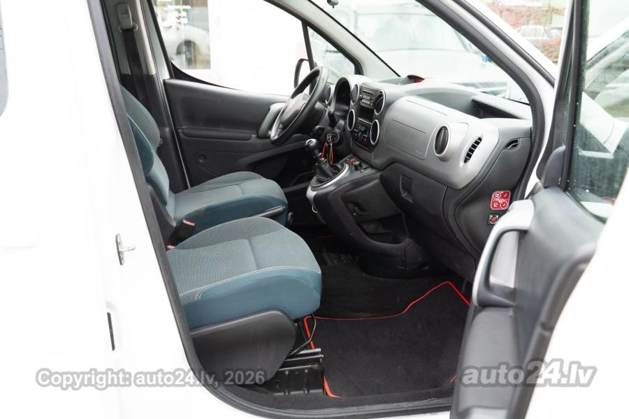 Balts Citroen Berlingo 2017 Tallina, ar dzinēja tilpumu 1.60 L un nobraukumu 164 tūkst. km par 6500 €, foto 18 vietnē AUTOMOTO.COM.LV