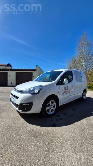 White Citroen Berlingo 2017 in Riga, with an engine capacity of 1.50 L and mileage of 105 thousand km for 7300 €, photo 14 on AUTOMOTO.COM.LV