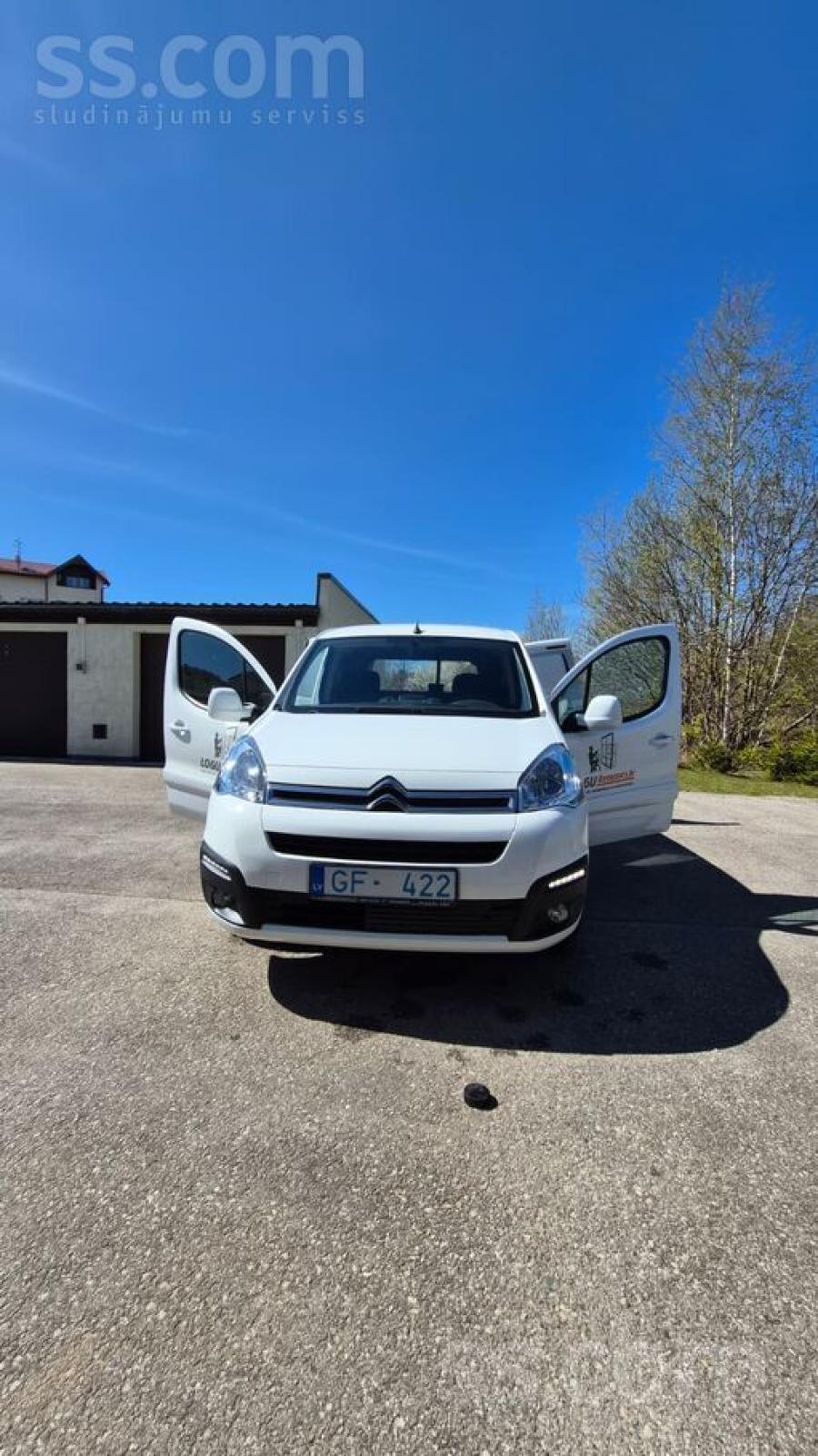 White Citroen Berlingo 2017 in Riga, with an engine capacity of 1.50 L and mileage of 105 thousand km for 7300 €, photo 17 on AUTOMOTO.COM.LV