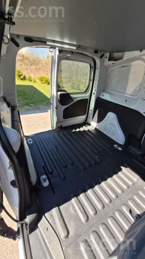 White Citroen Berlingo 2017 in Riga, with an engine capacity of 1.50 L and mileage of 105 thousand km for 7300 €, photo 22 on AUTOMOTO.COM.LV