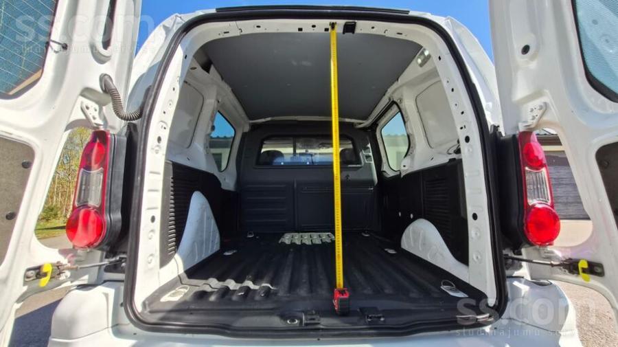 White Citroen Berlingo 2017 in Riga, with an engine capacity of 1.50 L and mileage of 105 thousand km for 7300 €, photo 26 on AUTOMOTO.COM.LV