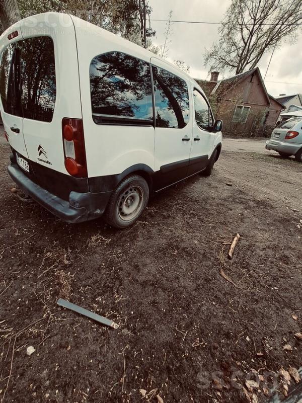 Balts Citroen Berlingo 2017 Jūrmala, ar dzinēja tilpumu 1.60 L un nobraukumu 186 tūkst. km par 3500 €, foto 1 vietnē AUTOMOTO.COM.LV