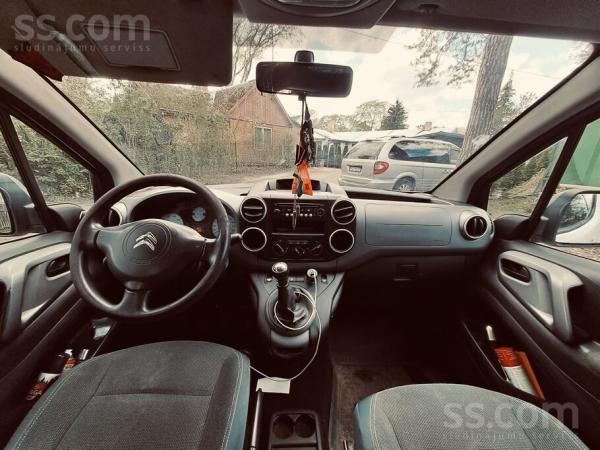 Balts Citroen Berlingo 2017 Jūrmala, ar dzinēja tilpumu 1.60 L un nobraukumu 186 tūkst. km par 3500 €, foto 2 vietnē AUTOMOTO.COM.LV