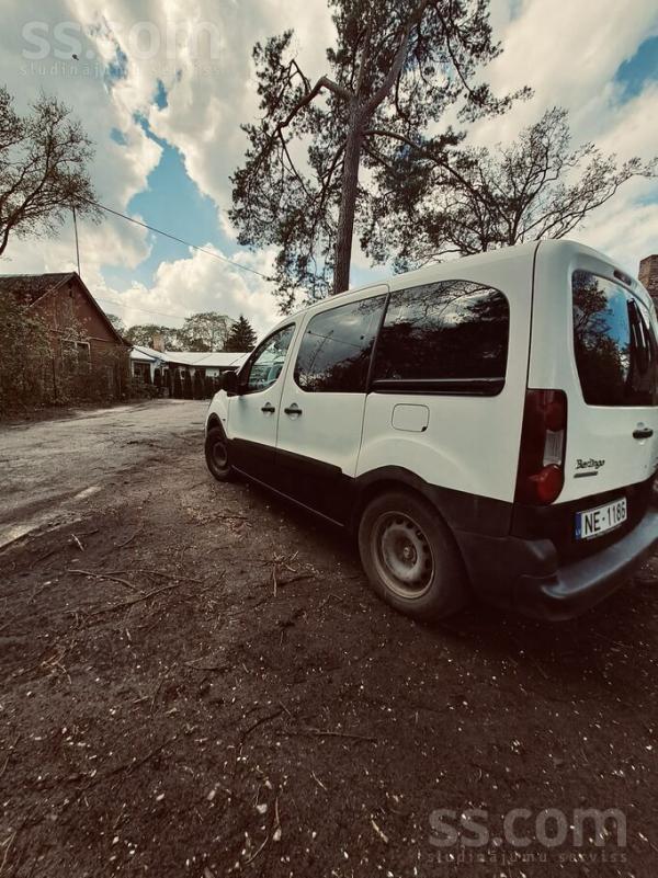 Balts Citroen Berlingo 2017 Jūrmala, ar dzinēja tilpumu 1.60 L un nobraukumu 186 tūkst. km par 3500 €, foto 3 vietnē AUTOMOTO.COM.LV
