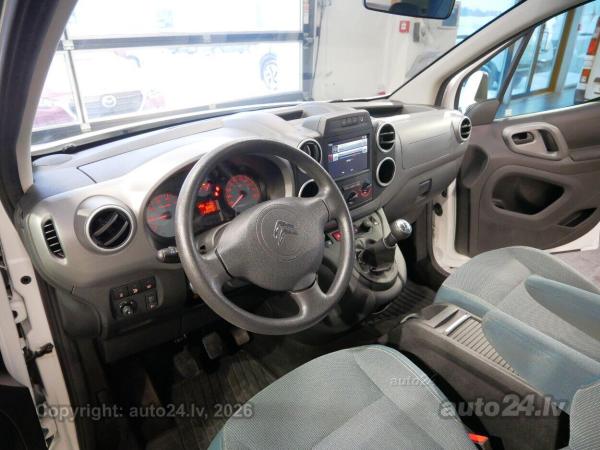 White Citroen Berlingo 2018 in Tallinn, with an engine capacity of 1.20 L and mileage of 115 thousand km for 7500 €, photo 8 on AUTOMOTO.COM.LV
