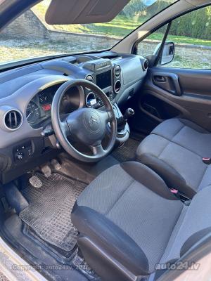Balts Citroen Berlingo 2018 Narva, ar dzinēja tilpumu 1.60 L un nobraukumu 106 tūkst. km par 7300 €, foto 4 vietnē AUTOMOTO.COM.LV