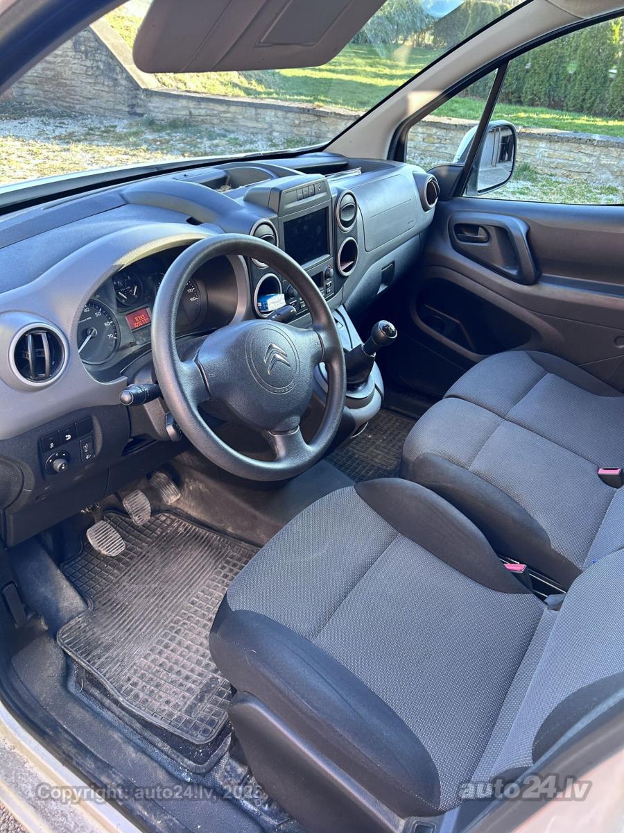 Balts Citroen Berlingo 2018 Narva, ar dzinēja tilpumu 1.60 L un nobraukumu 106 tūkst. km par 7300 €, foto 4 vietnē AUTOMOTO.COM.LV
