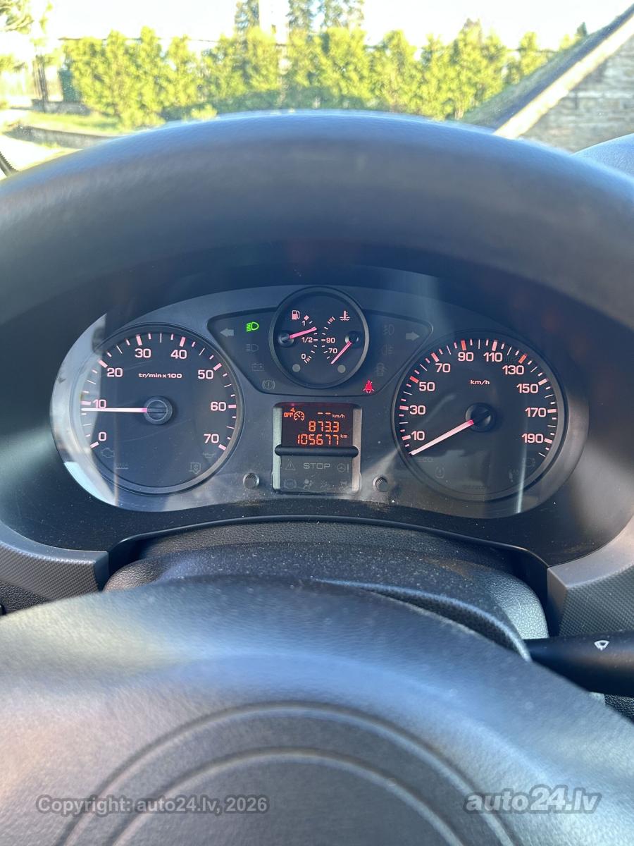 Balts Citroen Berlingo 2018 Narva, ar dzinēja tilpumu 1.60 L un nobraukumu 106 tūkst. km par 7300 €, foto 5 vietnē AUTOMOTO.COM.LV