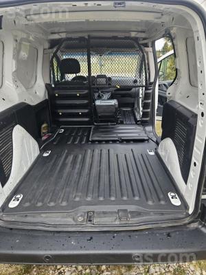 White Citroen Berlingo 2018 in Riga, with an engine capacity of 1.60 L and mileage of 387 thousand km for 3450 €, photo 6 on AUTOMOTO.COM.LV