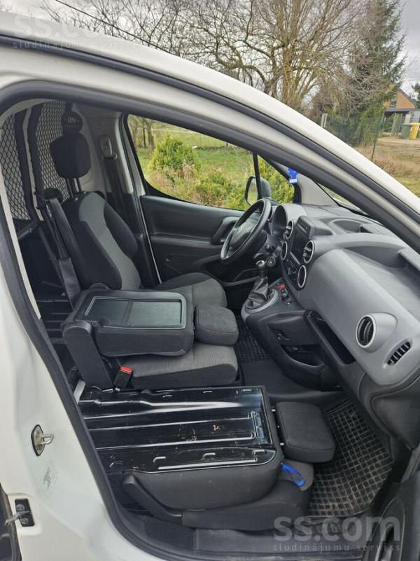 Белый Ситроен Берлинго 2018 в Рига, объемом двигателя 1.60 л и пробегом 387 тыс. км за 3450 €, фото 6 на AUTOMOTO.COM.LV