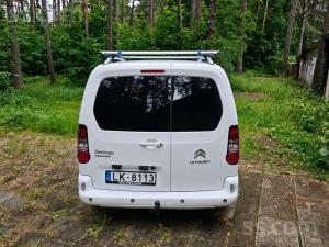 White Citroen Berlingo 2018 in Riga, with an engine capacity of 1.60 L and mileage of 192 thousand km for 6500 €, photo 3 on AUTOMOTO.COM.LV