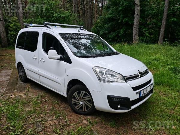 Белый Ситроен Берлинго 2018 в Рига, объемом двигателя 1.60 л и пробегом 192 тыс. км за 6500 €, фото 4 на AUTOMOTO.COM.LV