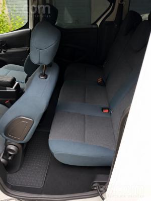 White Citroen Berlingo 2018 in Riga, with an engine capacity of 1.60 L and mileage of 192 thousand km for 6500 €, photo 7 on AUTOMOTO.COM.LV