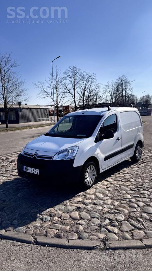 Balts Citroen Berlingo 2018 Rīga, ar dzinēja tilpumu 1.60 L un nobraukumu 200 tūkst. km par 4950 €, foto 1 vietnē AUTOMOTO.COM.LV