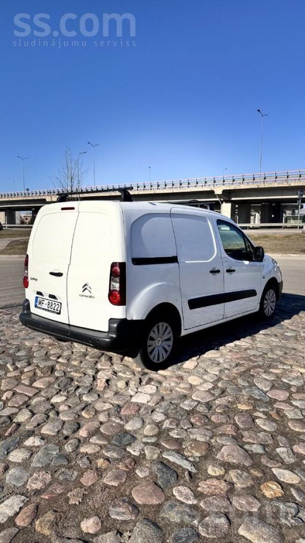 Balts Citroen Berlingo 2018 Rīga, ar dzinēja tilpumu 1.60 L un nobraukumu 200 tūkst. km par 4950 €, foto 3 vietnē AUTOMOTO.COM.LV
