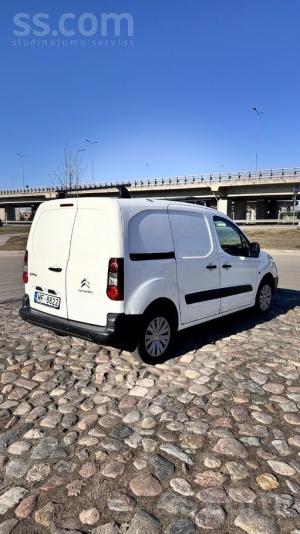 Balts Citroen Berlingo 2018 Rīga, ar dzinēja tilpumu 1.60 L un nobraukumu 200 tūkst. km par 4950 €, foto 4 vietnē AUTOMOTO.COM.LV
