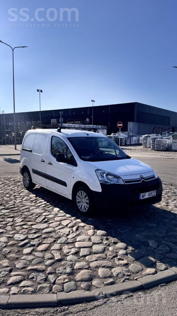 Balts Citroen Berlingo 2018 Rīga, ar dzinēja tilpumu 1.60 L un nobraukumu 200 tūkst. km par 4950 €, foto 4 vietnē AUTOMOTO.COM.LV