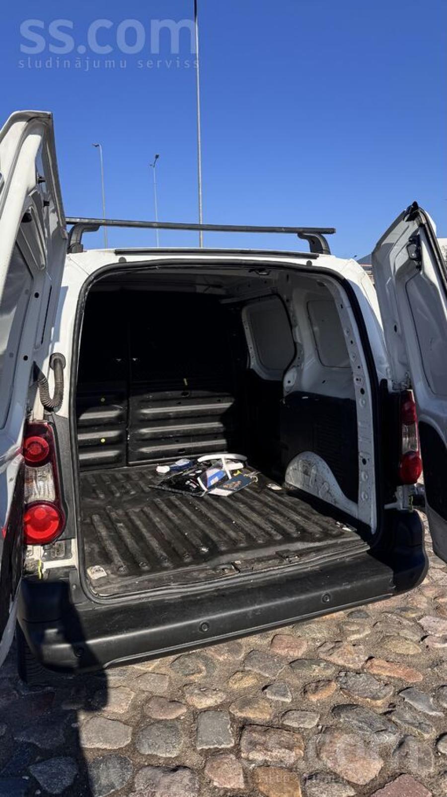 Balts Citroen Berlingo 2018 Rīga, ar dzinēja tilpumu 1.60 L un nobraukumu 200 tūkst. km par 4950 €, foto 6 vietnē AUTOMOTO.COM.LV