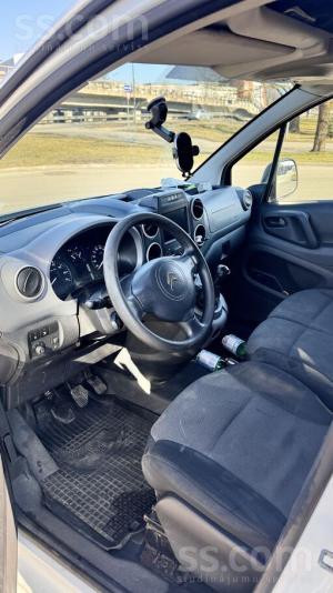 Balts Citroen Berlingo 2018 Rīga, ar dzinēja tilpumu 1.60 L un nobraukumu 200 tūkst. km par 4950 €, foto 8 vietnē AUTOMOTO.COM.LV