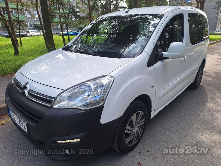 White Citroen Berlingo 2018 in Tallinn, with an engine capacity of 1.60 L and mileage of 222 thousand km for 5300 €, photo 1 on AUTOMOTO.COM.LV