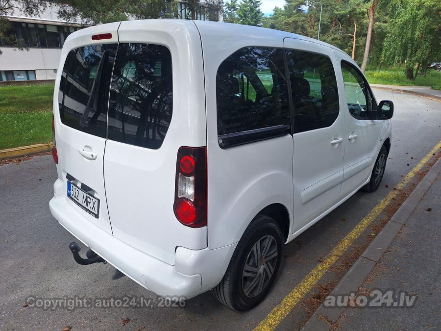 White Citroen Berlingo 2018 in Tallinn, with an engine capacity of 1.60 L and mileage of 222 thousand km for 5300 €, photo 4 on AUTOMOTO.COM.LV