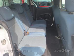 White Citroen Berlingo 2018 in Tallinn, with an engine capacity of 1.60 L and mileage of 222 thousand km for 5300 €, photo 7 on AUTOMOTO.COM.LV