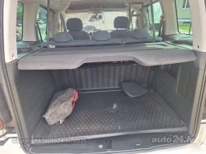 White Citroen Berlingo 2018 in Tallinn, with an engine capacity of 1.60 L and mileage of 222 thousand km for 5300 €, photo 8 on AUTOMOTO.COM.LV