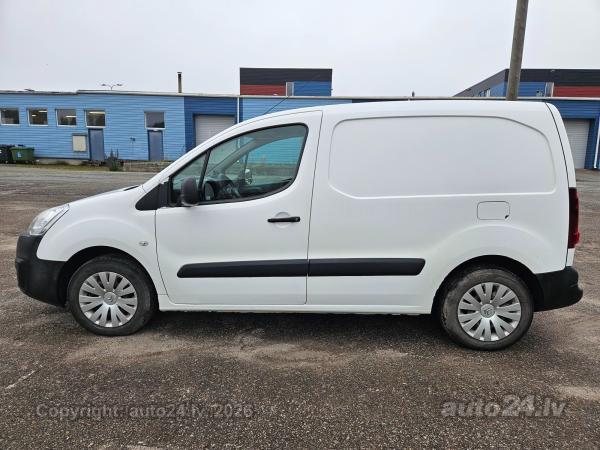 Citroen Berlingo 2018 Tallina vietnÄ Balts Citroen Berlingo 2018 Tallina, ar dzinÄja tilpumu 1.60 L un nobraukumu 192 tÅ«kst. km par 6000 ā¬, foto 5 vietnÄ AUTOMOTO.COM.LV