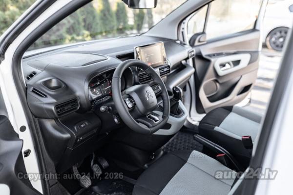 Balts Citroen Berlingo 2019 Tallina, ar dzinēja tilpumu 1.50 L un nobraukumu 110 tūkst. km par 9990 €, foto 10 vietnē AUTOMOTO.COM.LV