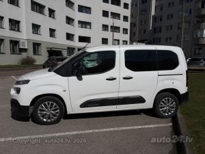 White Citroen Berlingo 2019 in Tallinn, with an engine capacity of 1.20 L and mileage of 132 thousand km for 9100 €, photo 3 on AUTOMOTO.COM.LV