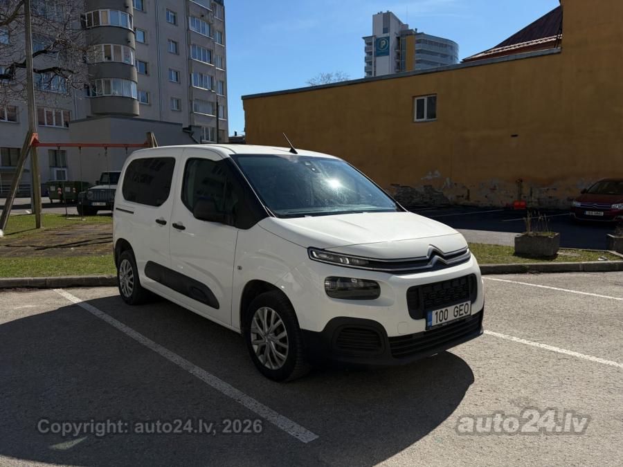 White Citroen Berlingo 2019 in Tallinn, with an engine capacity of 1.20 L and mileage of 132 thousand km for 9100 €, photo 8 on AUTOMOTO.COM.LV