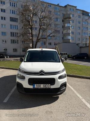 White Citroen Berlingo 2019 in Tallinn, with an engine capacity of 1.20 L and mileage of 132 thousand km for 9100 €, photo 9 on AUTOMOTO.COM.LV